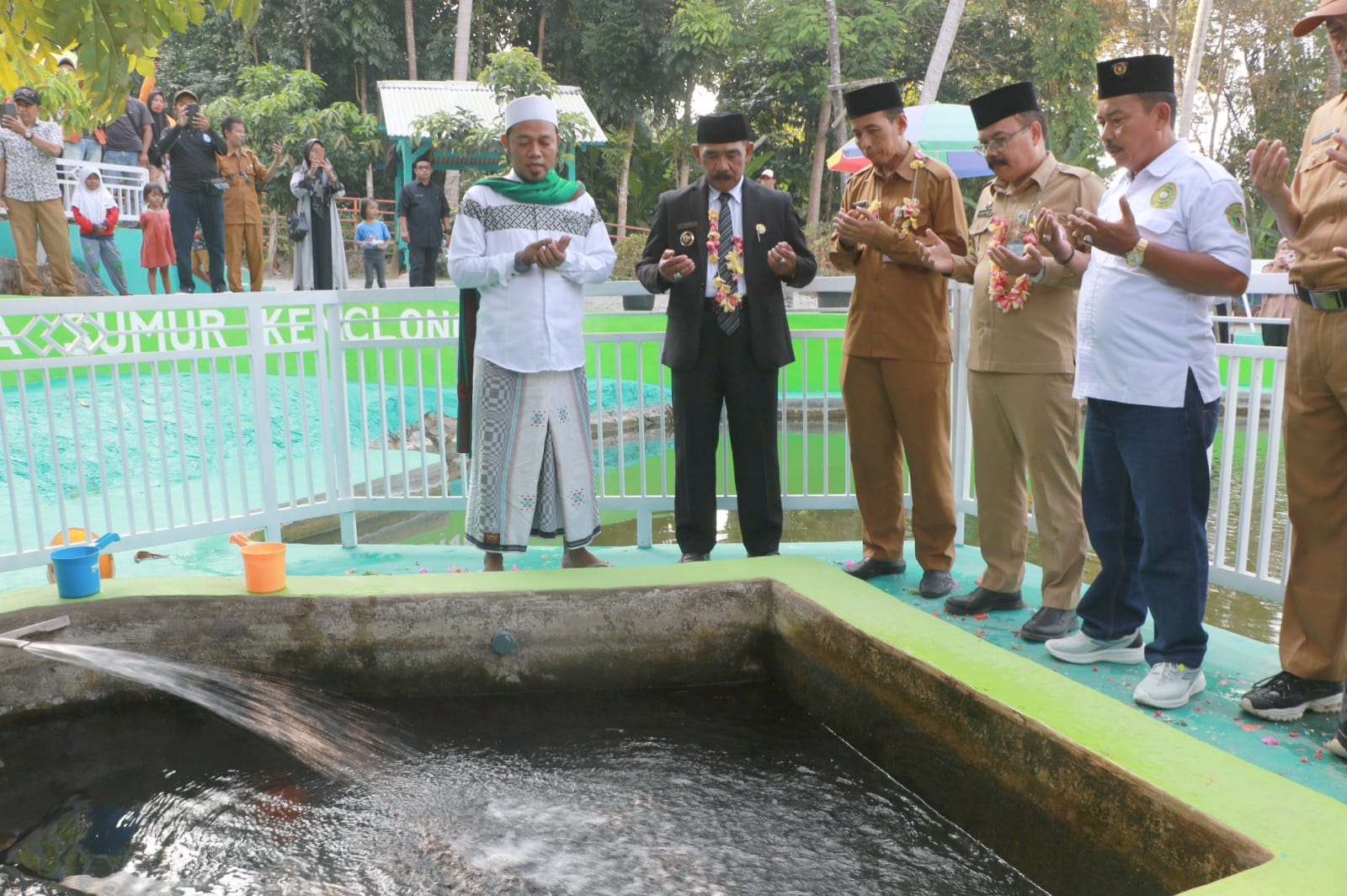 Taman Wisata Alam Sumur Kenclong Desa Tambang Ayam Diresmikan - Kabar ...